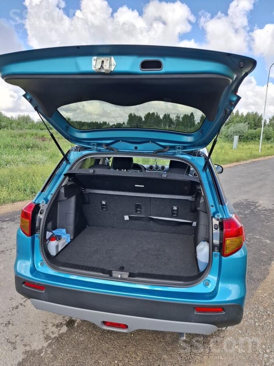 Blue Suzuki Vitara 2018 in Riga, with an engine capacity of 1.60 L and mileage of 29 thousand km for 13300 €, photo 6 on AUTOMOTO.COM.LV