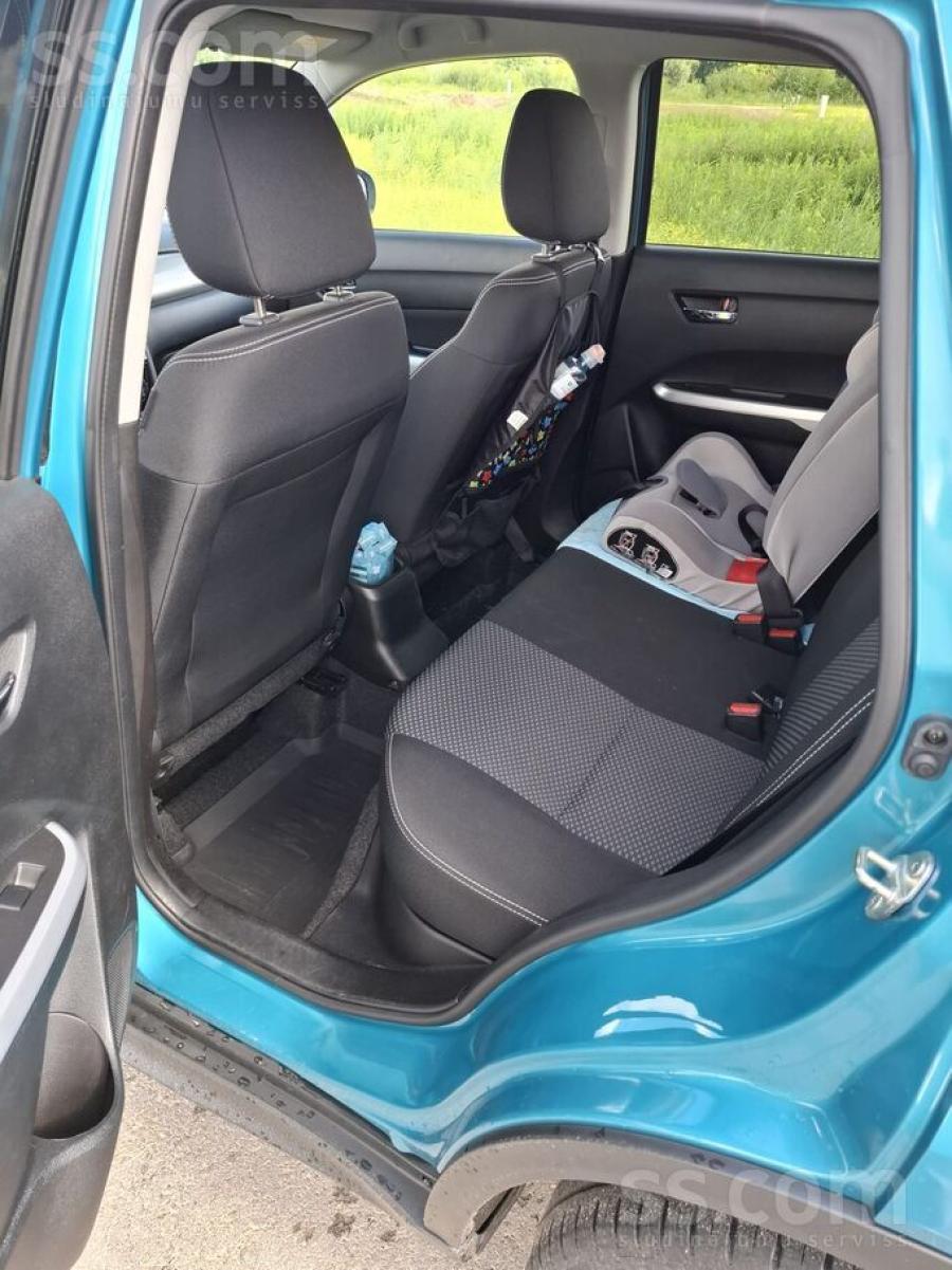 Blue Suzuki Vitara 2018 in Riga, with an engine capacity of 1.60 L and mileage of 29 thousand km for 13300 €, photo 7 on AUTOMOTO.COM.LV