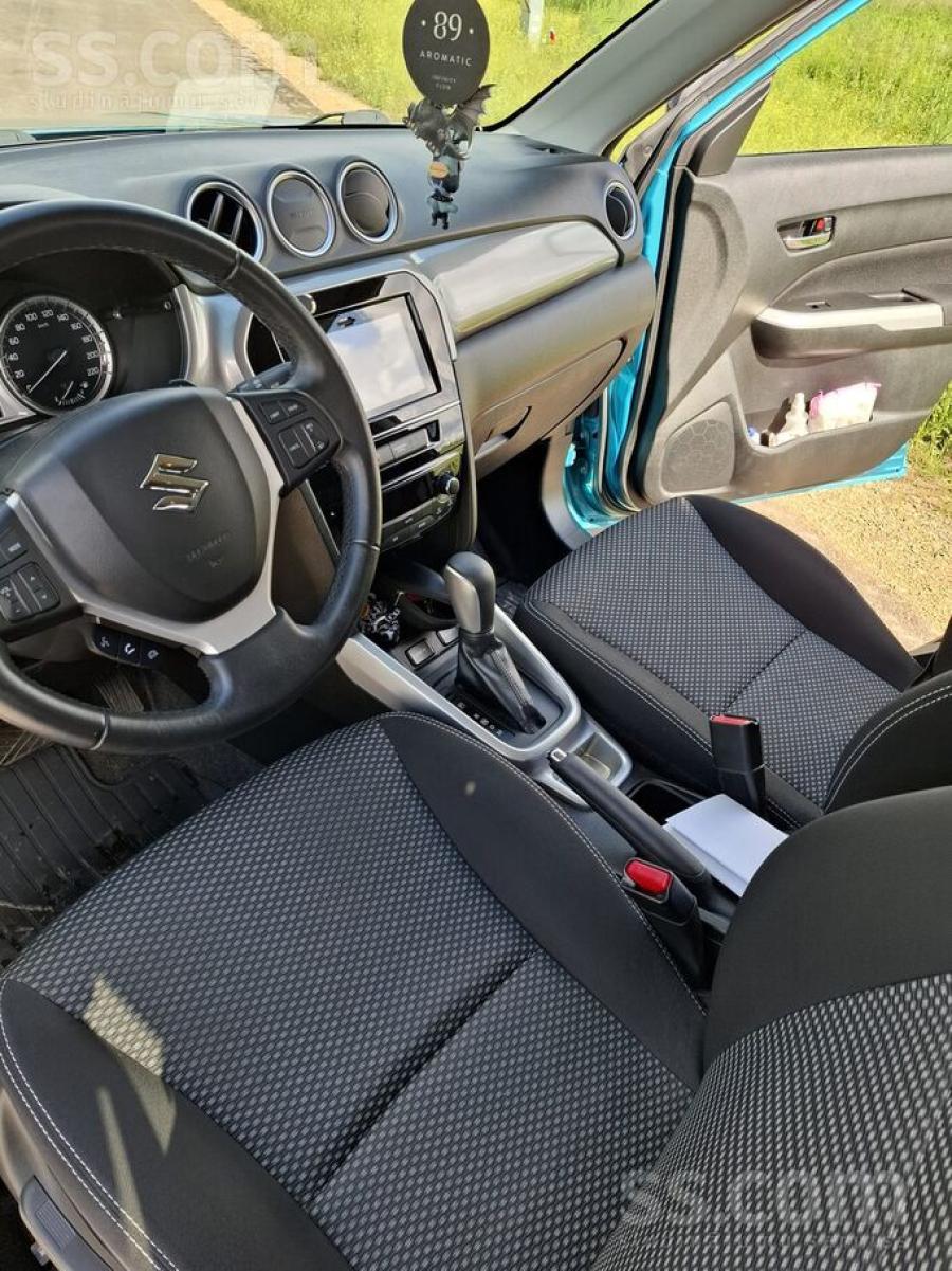 Blue Suzuki Vitara 2018 in Riga, with an engine capacity of 1.60 L and mileage of 29 thousand km for 13300 €, photo 8 on AUTOMOTO.COM.LV