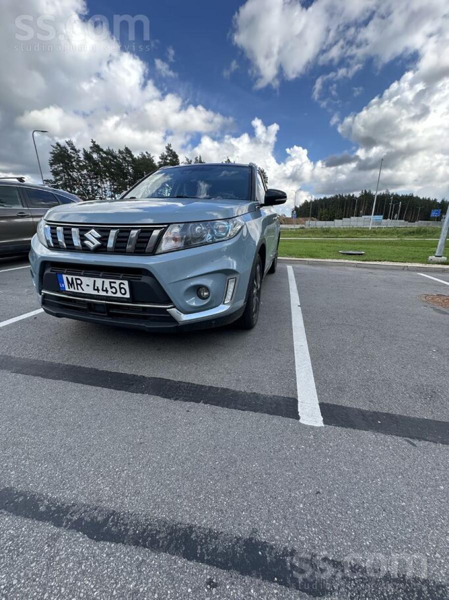 Blue Suzuki Vitara 2019 in Riga, with an engine capacity of 1.40 L and mileage of 77 thousand km for 15350 €, photo 1 on AUTOMOTO.COM.LV