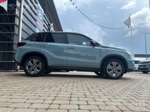 Blue Suzuki Vitara 2021 in Riga, with an engine capacity of 1.40 L and mileage of 57 thousand km for 14990 €, photo 5 on AUTOMOTO.COM.LV
