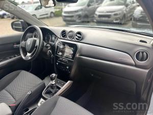 Blue Suzuki Vitara 2021 in Riga, with an engine capacity of 1.40 L and mileage of 57 thousand km for 14990 €, photo 9 on AUTOMOTO.COM.LV