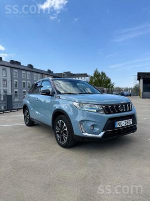 Zils Suzuki Vitara 2022 Rīga, ar dzinēja tilpumu 1.50 L un nobraukumu 151 tūkst. km par 15500 €, foto  vietnē AUTOMOTO.COM.LV