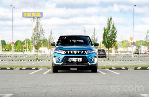 Blue Suzuki Vitara 2022 in Riga, with an engine capacity of 1.40 L and mileage of 32 thousand km for 16490 €, photo 3 on AUTOMOTO.COM.LV