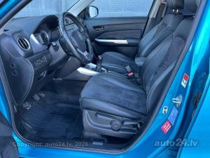 Blue Suzuki Vitara 2015 in Kuressaare, with an engine capacity of 1.60 L and mileage of 157 thousand km for 9990 €, photo 9 on AUTOMOTO.COM.LV