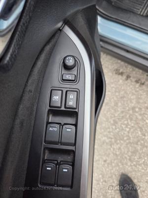 Blue Suzuki Vitara 2018 in Tartu, with an engine capacity of 1.40 L and mileage of 219 thousand km for 10690 €, photo 15 on AUTOMOTO.COM.LV