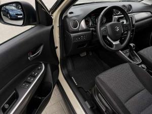 Brown Suzuki Vitara 2022 in Vilnius, with an engine capacity of 1.46 L and mileage of 123 thousand km for 17550 €, photo 8 on AUTOMOTO.COM.LV