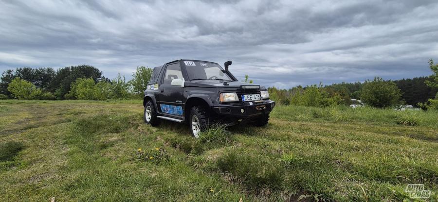 Suzuki Vitara 1994 in Vilnius, with an engine capacity of 1.60 L and mileage of 40 thousand km for 3299 €, photo 2 on AUTOMOTO.COM.LV