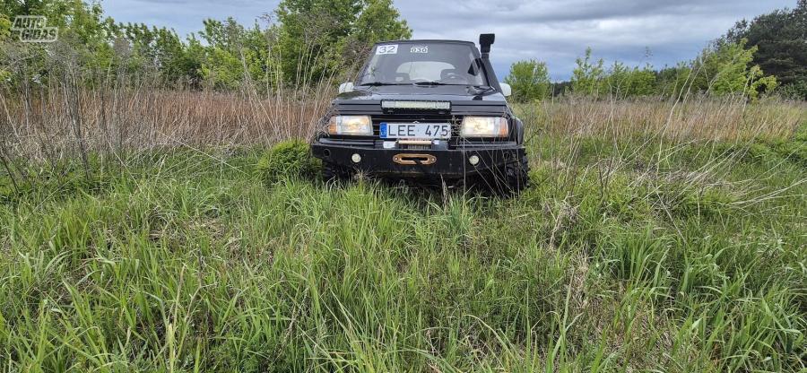 Suzuki Vitara 1994 in Vilnius, with an engine capacity of 1.60 L and mileage of 40 thousand km for 3299 €, photo 6 on AUTOMOTO.COM.LV