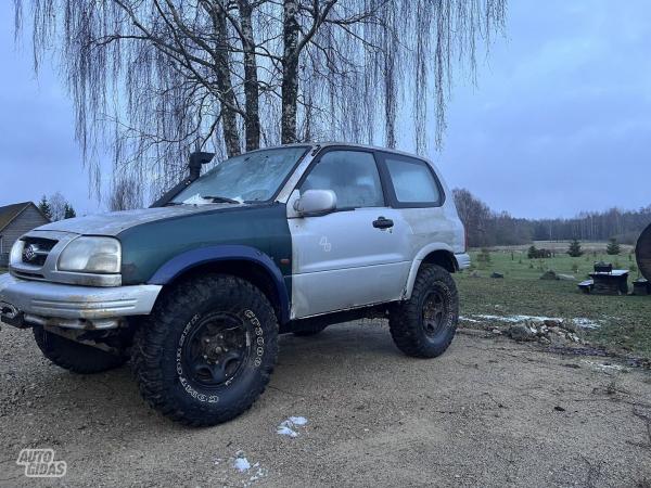 Suzuki Vitara 2001 Raseiniai, ar dzinēja tilpumu 2.00 L un nobraukumu 111 tūkst. km par 1700 €, foto 2 vietnē AUTOMOTO.COM.LV