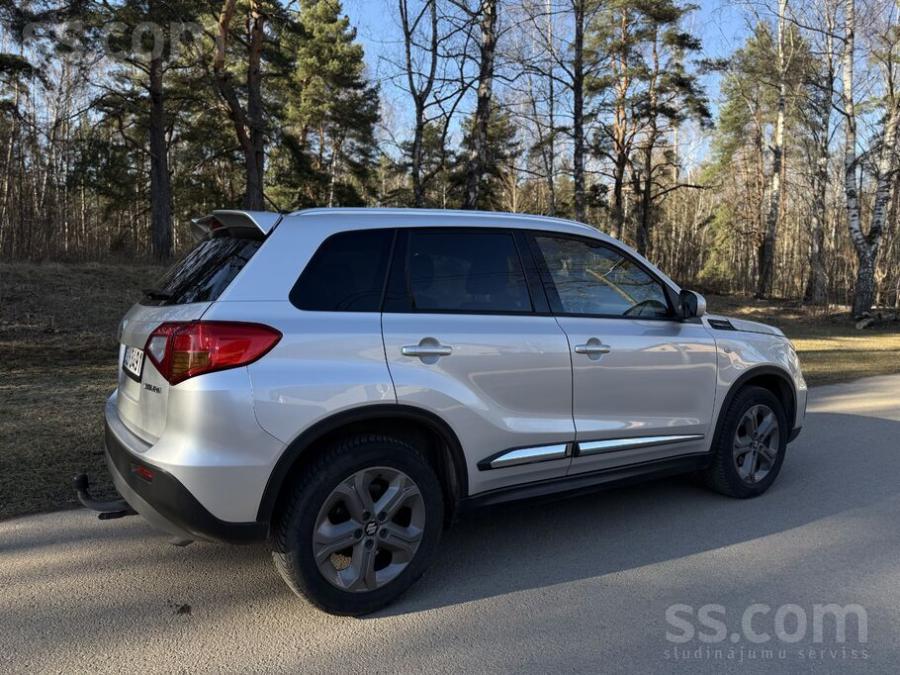 Suzuki Vitara 2015 in Riga, with an engine capacity of 1.60 L and mileage of 0 thousand km for 8400 €, photo 4 on AUTOMOTO.COM.LV