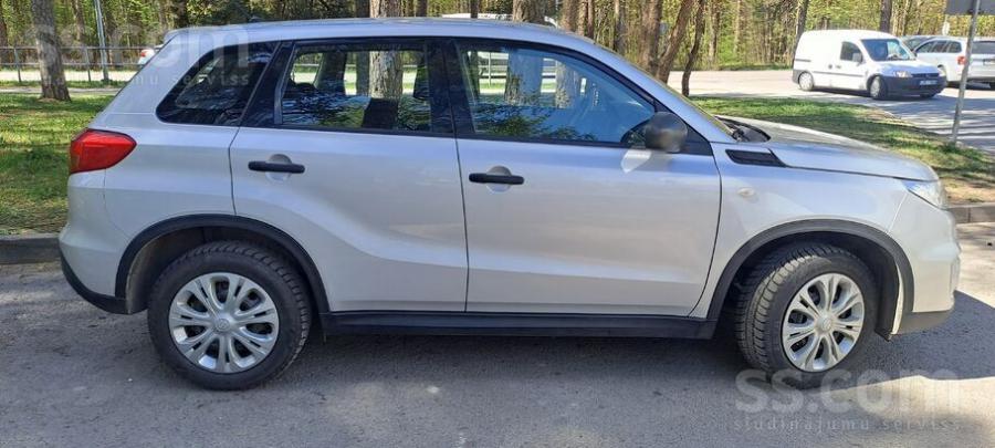 Suzuki Vitara 2016 in Riga, with an engine capacity of 1.60 L and mileage of 262 thousand km for 7000 €, photo 3 on AUTOMOTO.COM.LV