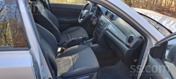 Suzuki Vitara 2016 in Riga, with an engine capacity of 1.60 L and mileage of 262 thousand km for 7000 €, photo 5 on AUTOMOTO.COM.LV