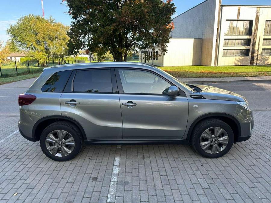 Suzuki Vitara 2019 in Taurage, with an engine capacity of 1.00 L and mileage of 134 thousand km for 8700 €, photo 9 on AUTOMOTO.COM.LV