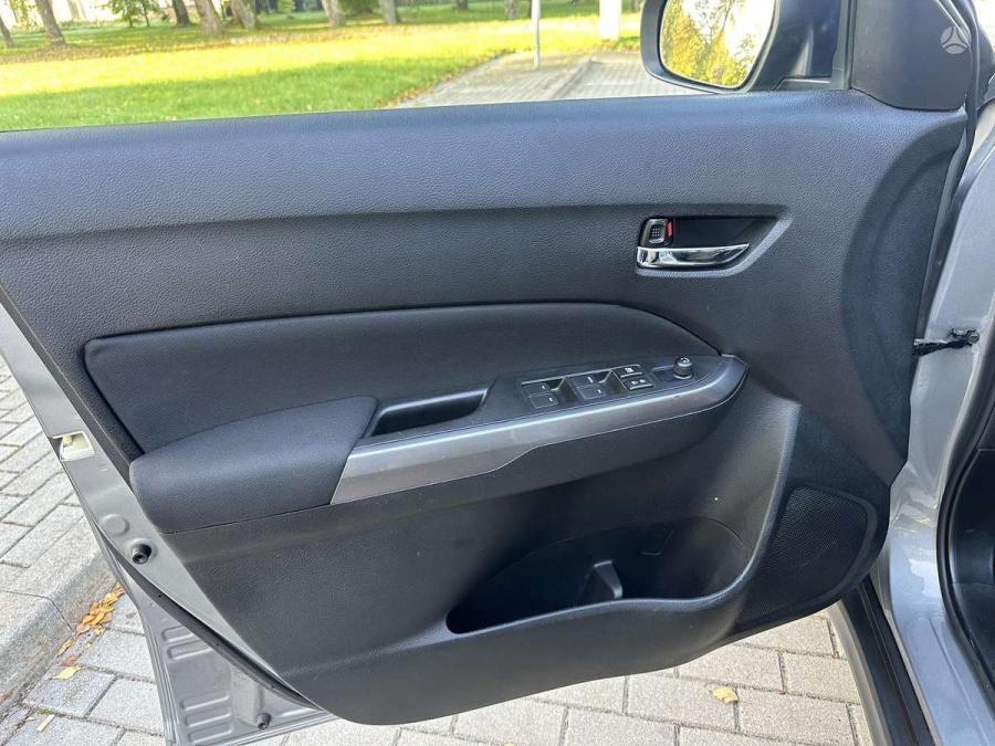 Suzuki Vitara 2019 in Taurage, with an engine capacity of 1.00 L and mileage of 134 thousand km for 8700 €, photo 14 on AUTOMOTO.COM.LV