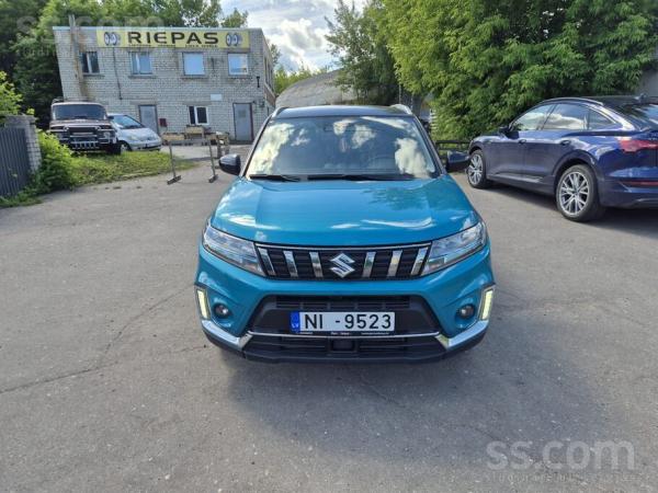 Suzuki Vitara 2022 in Riga, with an engine capacity of 1.40 L and mileage of 32 thousand km for 16490 €, photo 3 on AUTOMOTO.COM.LV