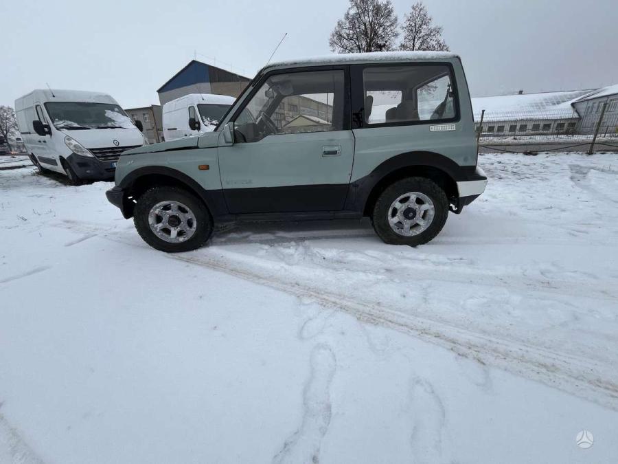 Green Suzuki Vitara 1991 in Taurage, with an engine capacity of 1.59 L and mileage of 222 thousand km for 2000 €, photo 2 on AUTOMOTO.COM.LV