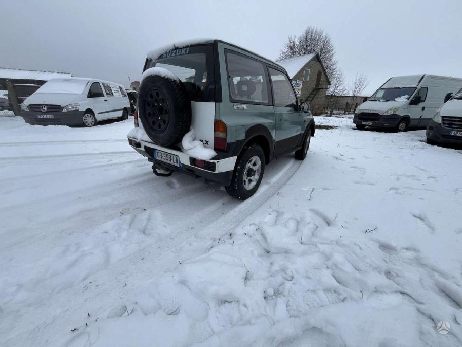 Green Suzuki Vitara 1991 in Taurage, with an engine capacity of 1.59 L and mileage of 222 thousand km for 2000 €, photo 7 on AUTOMOTO.COM.LV