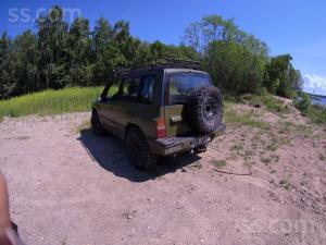 Green Suzuki Vitara 1995 in Riga, with an engine capacity of 1.60 L and mileage of 321 thousand km for 2000 €, photo 5 on AUTOMOTO.COM.LV