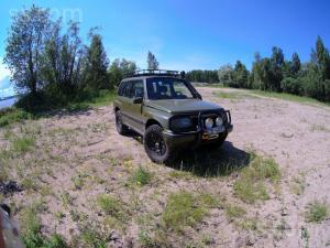 Green Suzuki Vitara 1995 in Riga, with an engine capacity of 1.60 L and mileage of 321 thousand km for 2000 €, photo 6 on AUTOMOTO.COM.LV