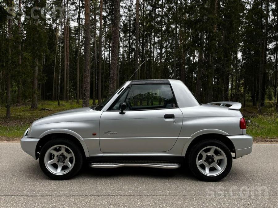 Grey Suzuki Vitara 1999 in Valmiera, with an engine capacity of 1.60 L and mileage of 227 thousand km for 9990 €, photo 2 on AUTOMOTO.COM.LV