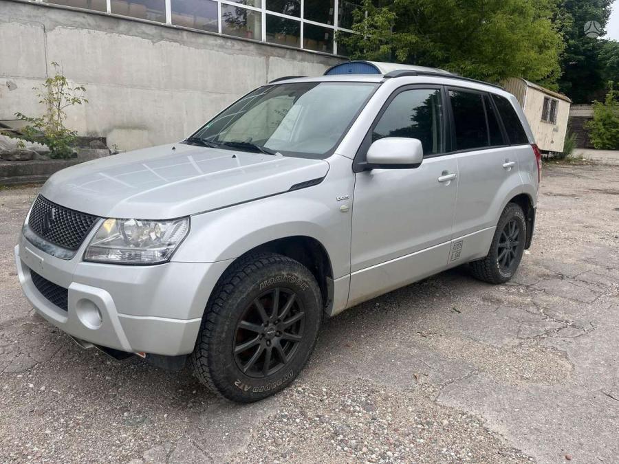 Pelēks Suzuki Vitara 2006 Viļņa, ar dzinēja tilpumu 1.91 L un nobraukumu 340 tūkst. km par 2000 €, foto 3 vietnē AUTOMOTO.COM.LV