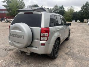 Pelēks Suzuki Vitara 2006 Viļņa, ar dzinēja tilpumu 1.91 L un nobraukumu 340 tūkst. km par 2000 €, foto 4 vietnē AUTOMOTO.COM.LV
