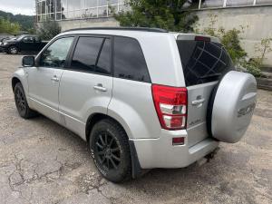Pelēks Suzuki Vitara 2006 Viļņa, ar dzinēja tilpumu 1.91 L un nobraukumu 340 tūkst. km par 2000 €, foto 5 vietnē AUTOMOTO.COM.LV