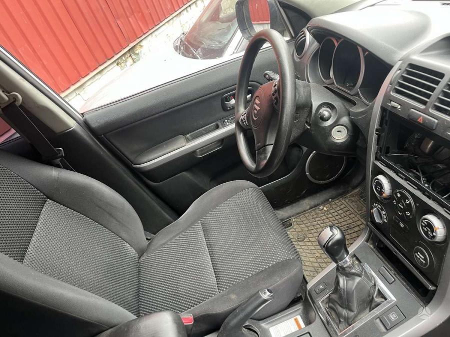 Pelēks Suzuki Vitara 2006 Viļņa, ar dzinēja tilpumu 1.91 L un nobraukumu 340 tūkst. km par 2000 €, foto 8 vietnē AUTOMOTO.COM.LV