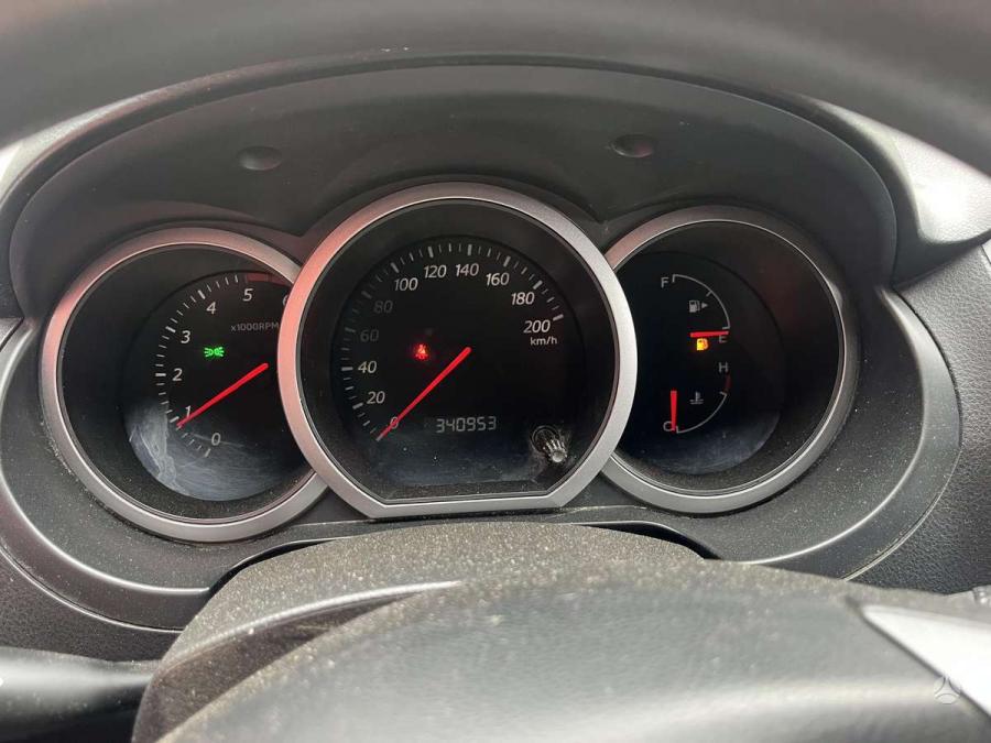 Pelēks Suzuki Vitara 2006 Viļņa, ar dzinēja tilpumu 1.91 L un nobraukumu 340 tūkst. km par 2000 €, foto 9 vietnē AUTOMOTO.COM.LV