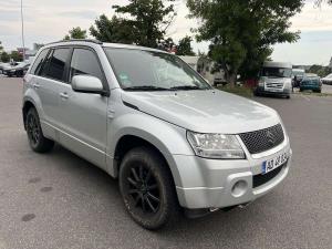 Grey Suzuki Vitara 2006 in Vilnius, with an engine capacity of 1.91 L and mileage of 340 thousand km for 1990 €, photo  on AUTOMOTO.COM.LV