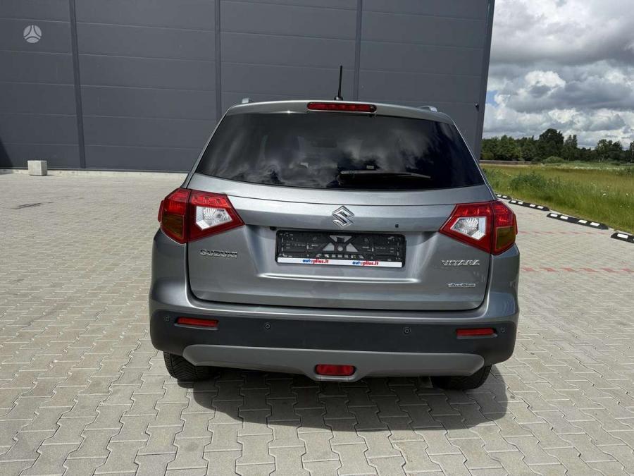 Pelēks Suzuki Vitara 2015 Šauļi, ar dzinēja tilpumu 1.60 L un nobraukumu 240 tūkst. km par 7400 €, foto 7 vietnē AUTOMOTO.COM.LV