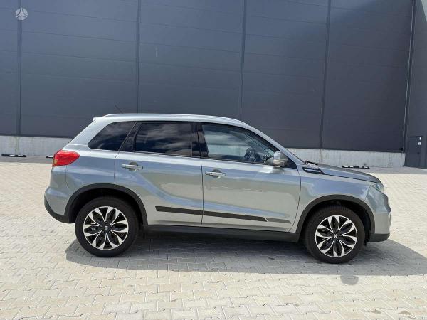 Grey Suzuki Vitara 2015 in Siauliai, with an engine capacity of 1.60 L and mileage of 240 thousand km for 7400 €, photo 8 on AUTOMOTO.COM.LV