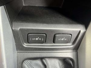 Pelēks Suzuki Vitara 2015 Šauļi, ar dzinēja tilpumu 1.60 L un nobraukumu 240 tūkst. km par 7400 €, foto 18 vietnē AUTOMOTO.COM.LV