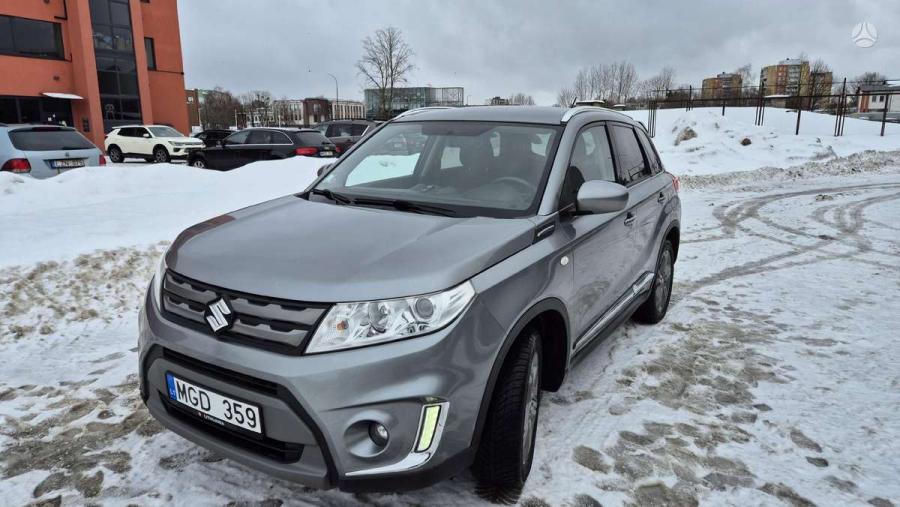 Pelēks Suzuki Vitara 2016 Kauņa, ar dzinēja tilpumu 1.59 L un nobraukumu 127 tūkst. km par 6700 €, foto 3 vietnē AUTOMOTO.COM.LV