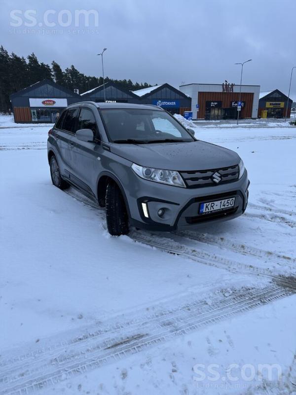 Grey Suzuki Vitara 2017 in Riga, with an engine capacity of 1.60 L and mileage of 129 thousand km for 12350 €, photo 1 on AUTOMOTO.COM.LV