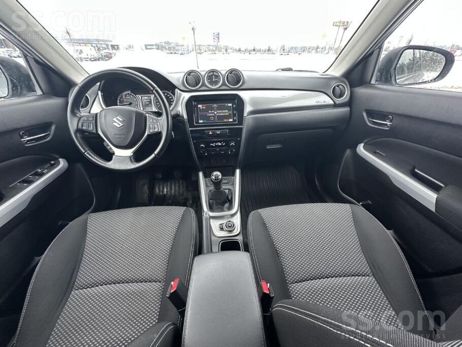 Pelēks Suzuki Vitara 2017 Rīga, ar dzinēja tilpumu 1.60 L un nobraukumu 129 tūkst. km par 11500 €, foto 11 vietnē AUTOMOTO.COM.LV