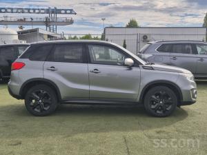 Pelēks Suzuki Vitara 2017 Liepāja, ar dzinēja tilpumu 1.40 L un nobraukumu 182 tūkst. km par 9900 €, foto 5 vietnē AUTOMOTO.COM.LV