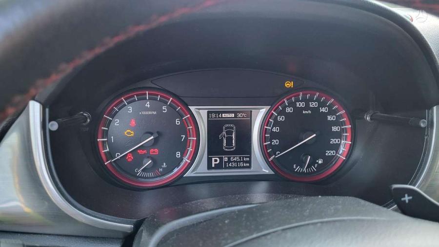 Pelēks Suzuki Vitara 2018 Viļņa, ar dzinēja tilpumu 1.37 L un nobraukumu 143 tūkst. km par 7000 €, foto 8 vietnē AUTOMOTO.COM.LV