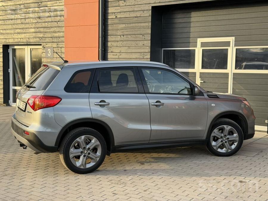 Grey Suzuki Vitara 2018 in Cesis, with an engine capacity of 1.60 L and mileage of 145 thousand km for 9950 €, photo 9 on AUTOMOTO.COM.LV