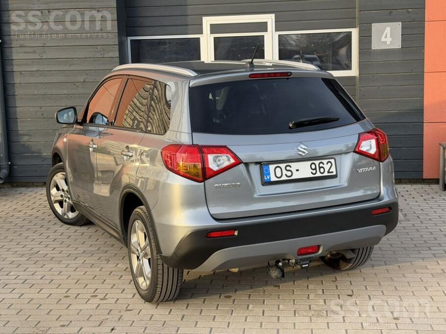 Grey Suzuki Vitara 2018 in Cesis, with an engine capacity of 1.60 L and mileage of 145 thousand km for 9950 €, photo 12 on AUTOMOTO.COM.LV