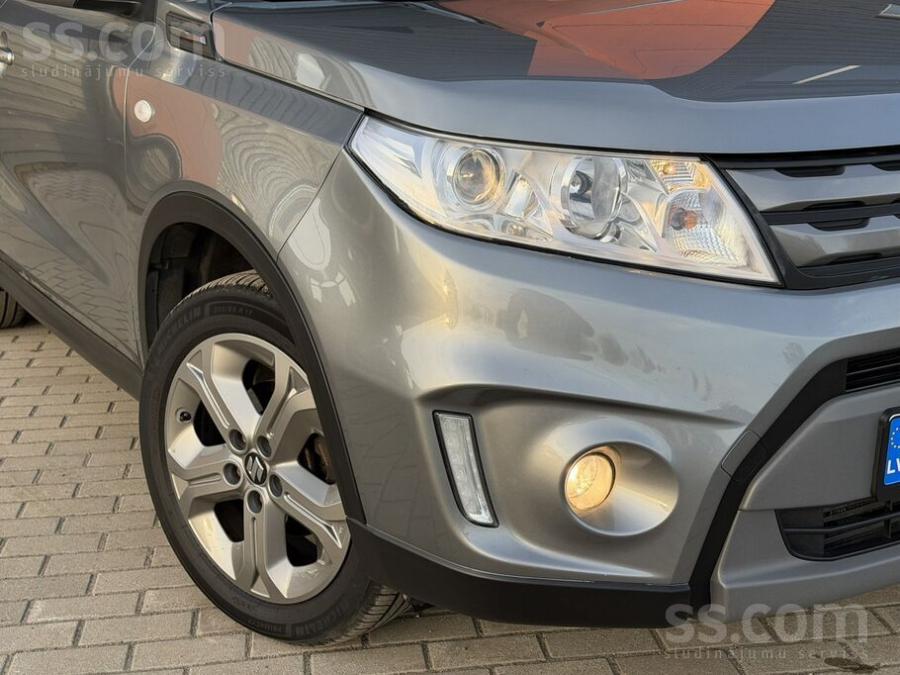 Grey Suzuki Vitara 2018 in Cesis, with an engine capacity of 1.60 L and mileage of 145 thousand km for 9950 €, photo 14 on AUTOMOTO.COM.LV