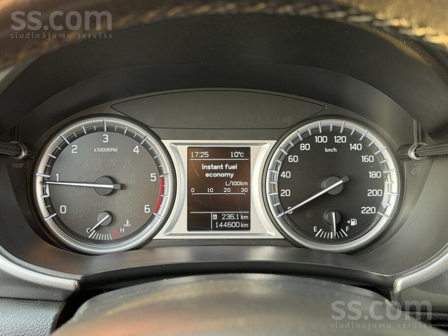 Grey Suzuki Vitara 2018 in Cesis, with an engine capacity of 1.60 L and mileage of 145 thousand km for 9950 €, photo 20 on AUTOMOTO.COM.LV