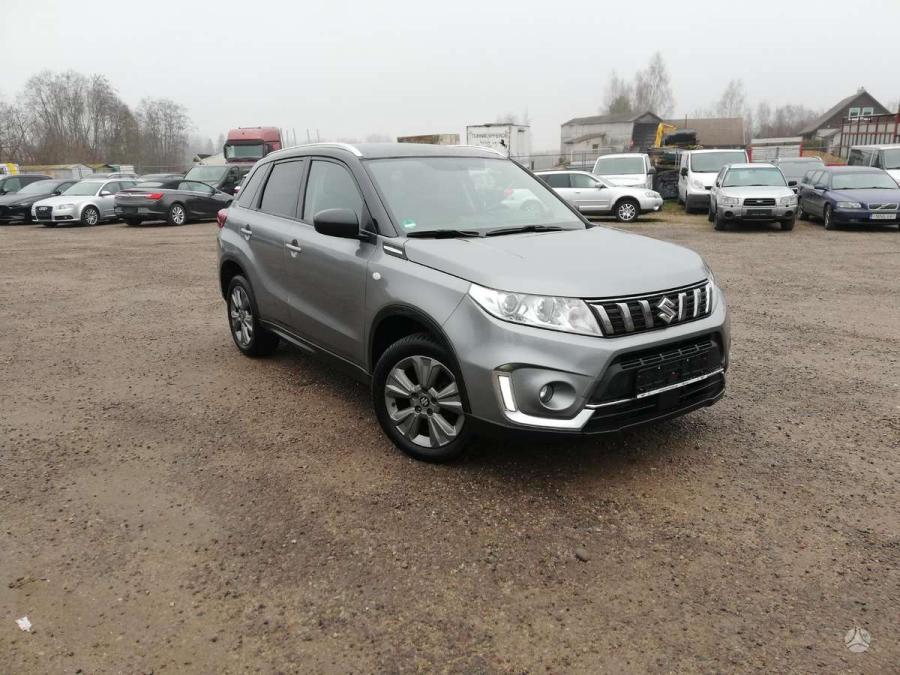 Pelēks Suzuki Vitara 2019 Utena, ar dzinēja tilpumu 1.00 L un nobraukumu 123 tūkst. km par 10900 €, foto 3 vietnē AUTOMOTO.COM.LV