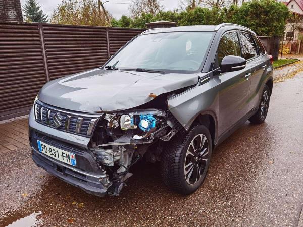 Grey Suzuki Vitara 2019 in Kaunas, with an engine capacity of 1.40 L and mileage of 200 thousand km for 6800 €, photo 7 on AUTOMOTO.COM.LV