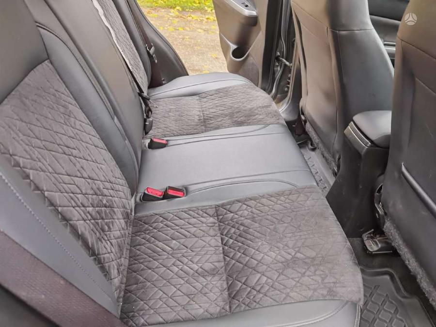 Grey Suzuki Vitara 2019 in Kaunas, with an engine capacity of 1.40 L and mileage of 200 thousand km for 6800 €, photo 15 on AUTOMOTO.COM.LV