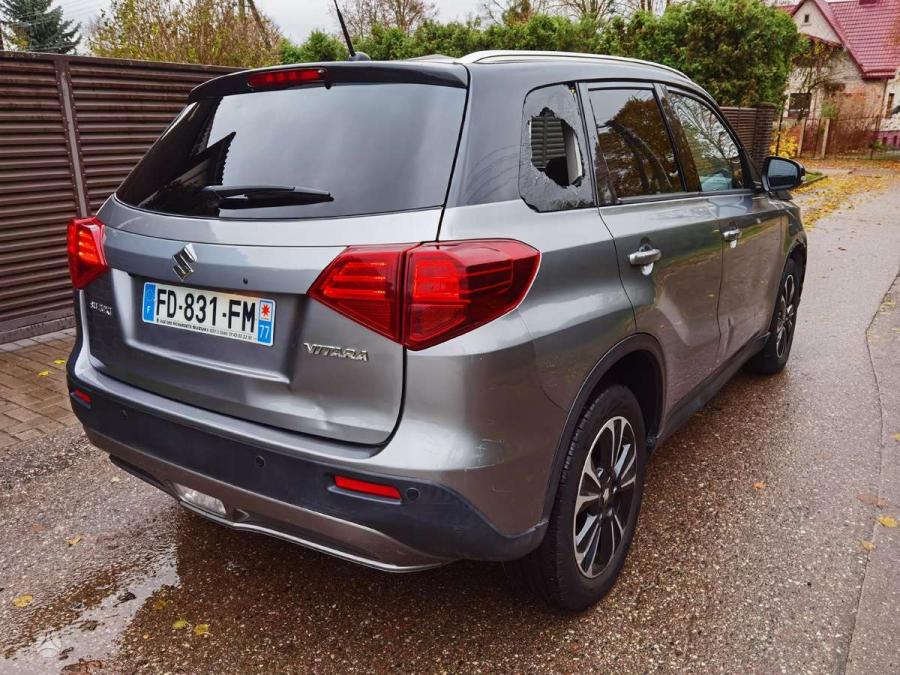 Grey Suzuki Vitara 2019 in Kaunas, with an engine capacity of 1.37 L and mileage of 200 thousand km for 6600 €, photo 12 on AUTOMOTO.COM.LV