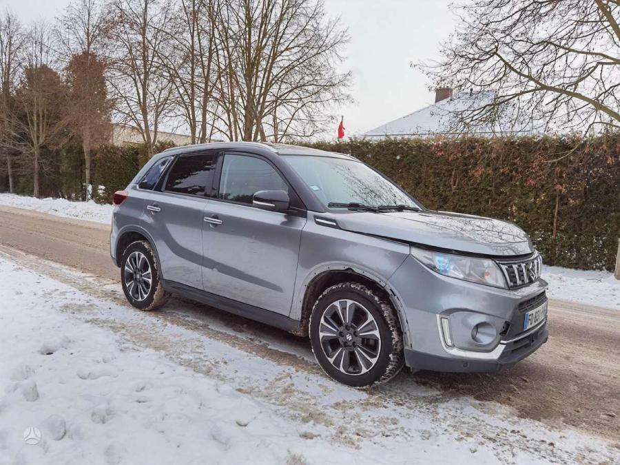 Grey Suzuki Vitara 2019 in Kaunas, with an engine capacity of 1.37 L and mileage of 200 thousand km for 6800 €, photo 22 on AUTOMOTO.COM.LV