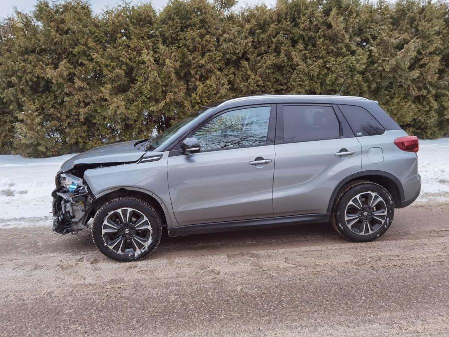 Grey Suzuki Vitara 2019 in Kaunas, with an engine capacity of 1.37 L and mileage of 200 thousand km for 6800 €, photo 34 on AUTOMOTO.COM.LV