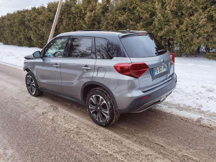 Grey Suzuki Vitara 2019 in Kaunas, with an engine capacity of 1.37 L and mileage of 200 thousand km for 6800 €, photo 35 on AUTOMOTO.COM.LV
